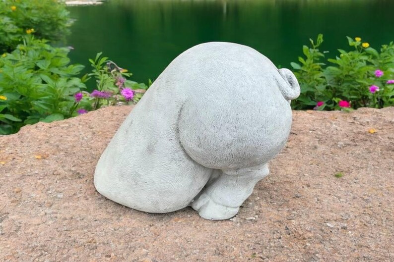 Concrete Pig Figurine Yard Animal Decor Digging Pig Sculpture Farmhouse ...