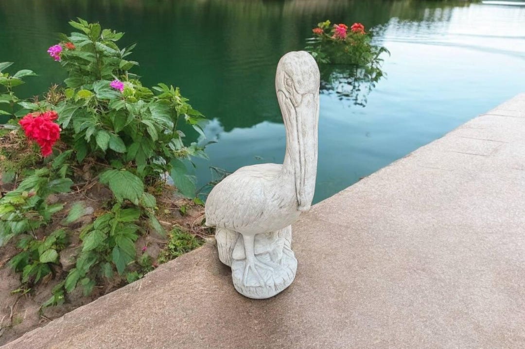 Pelican Stone Statue, Outdoor Concrete Bird, Garden Pelican Decoration ...