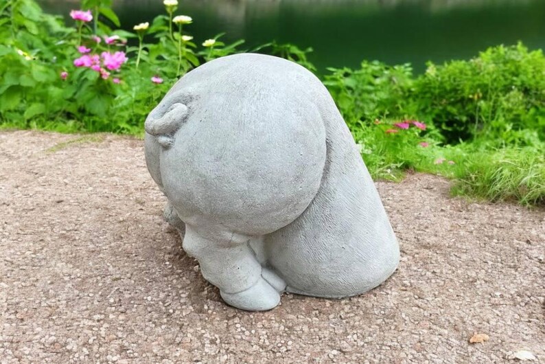 Concrete Pig Figurine Yard Animal Decor Digging Pig Sculpture Farmhouse ...