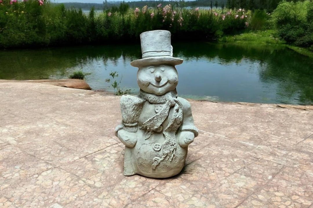 Detailed Snowman Sculpture, Outdoor Winter Ornament, Yard Snowman Art ...