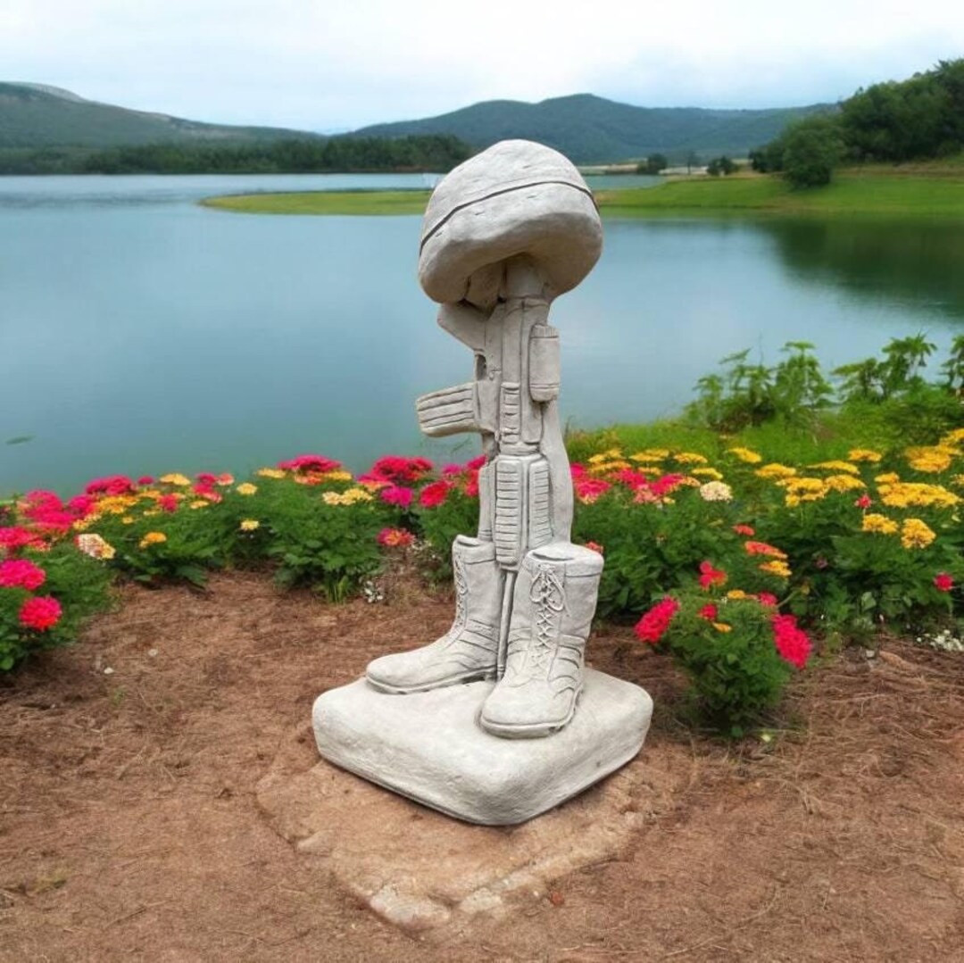 Stone Soldier Things Decoration Concrete Soldier Memorial Beton Soldier ...