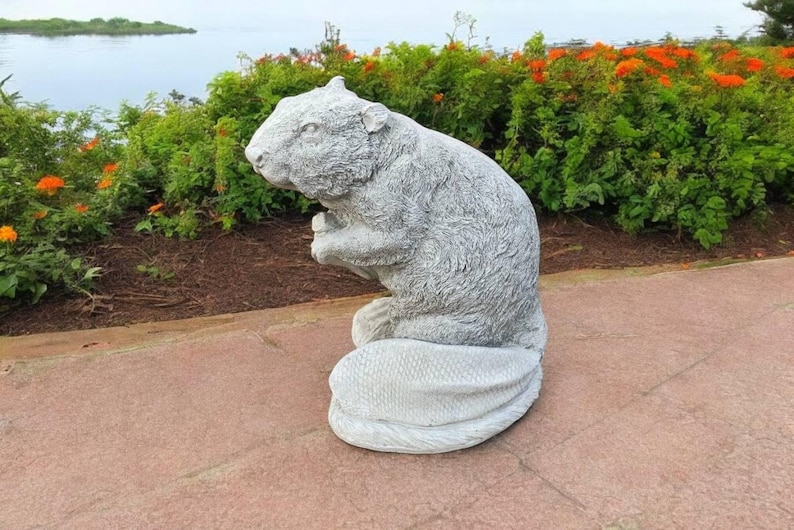 Wild Animal Statue Stone Beaver Figure Forest Animal Decoration Beaver ...