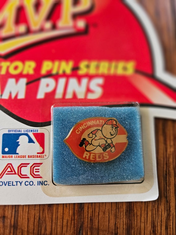 1990 MVP, Reds , collector pin series, team pin, maj… - Gem