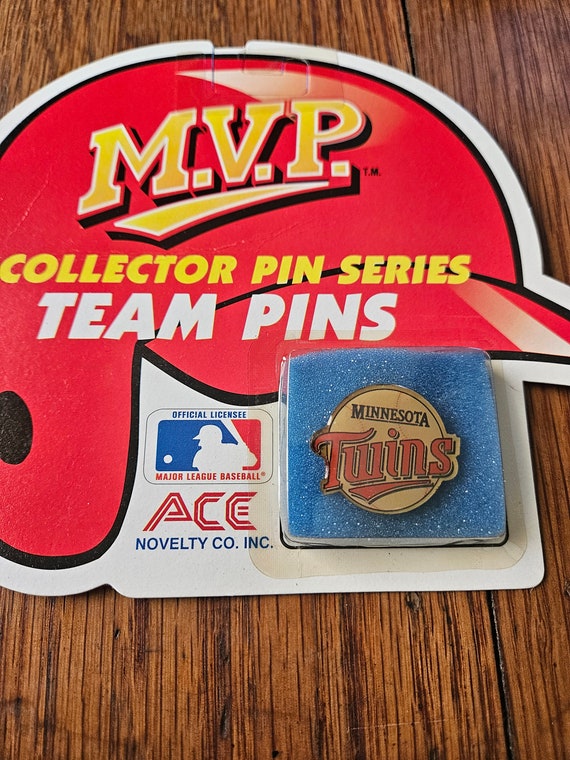 1990 MVP, Twins, collector pin series, team pin, maj… - Gem
