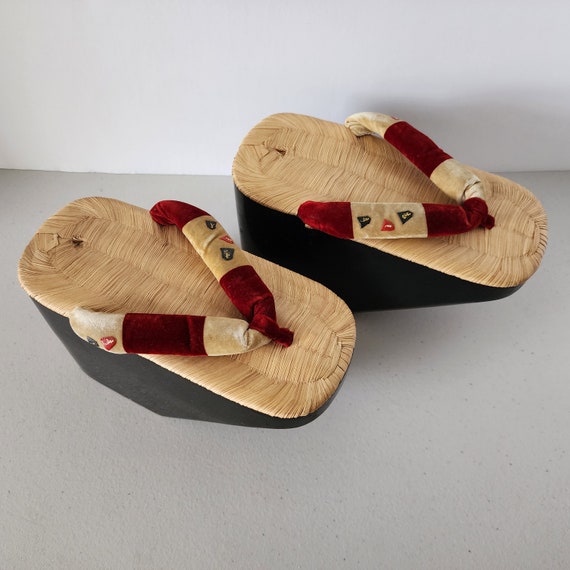 Vintage Geta Okobo Japanese Wooden Black Lacquer Plat… - Gem