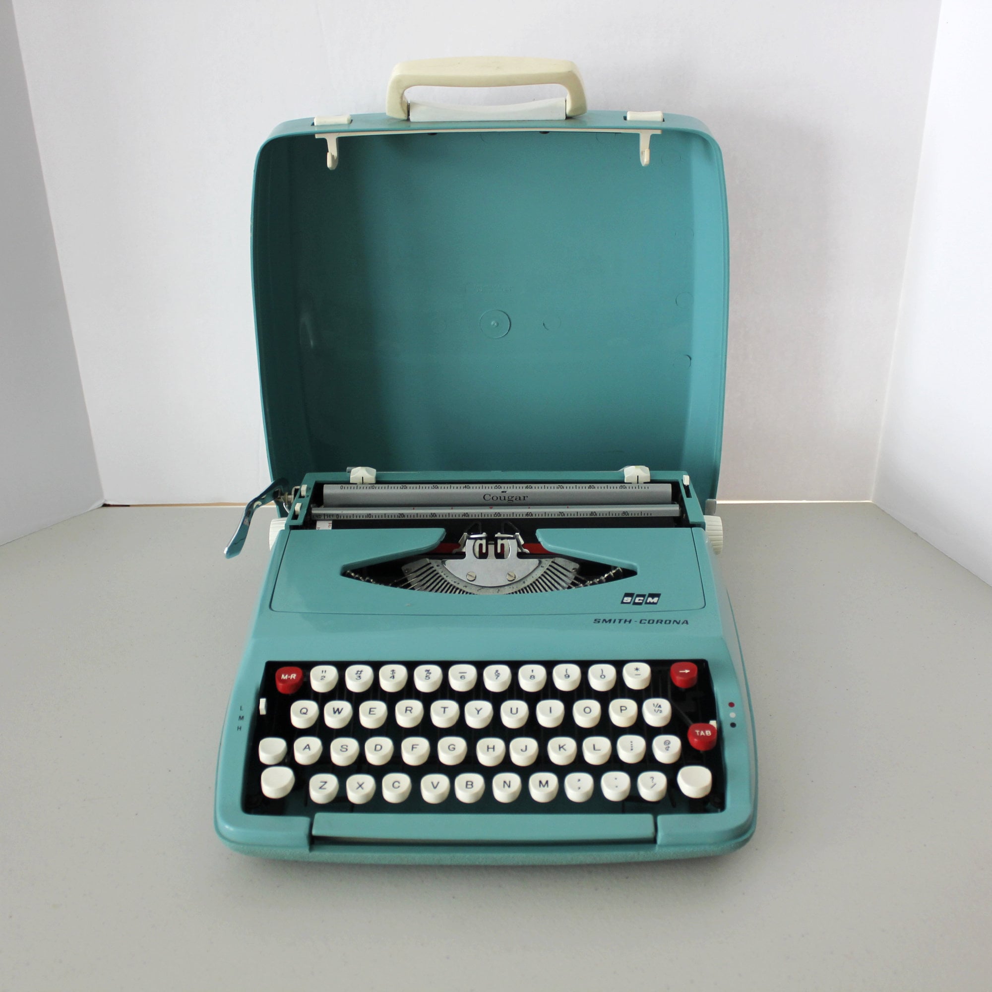 Smith Corona Manual Typewriter, Cougar Turquoise, Portable In Case