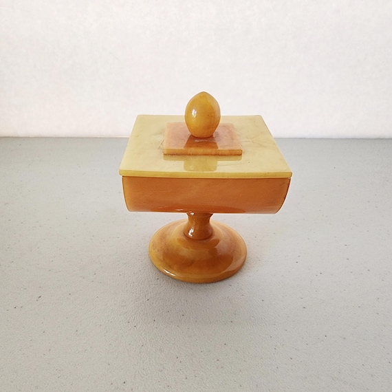 1930s Vintage Catalin Hand Carved Trinket Jewelry Box - Gem