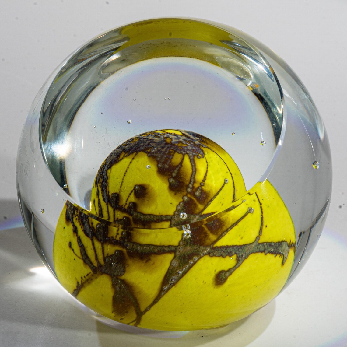 Caithness Glass - Paperweight "cannes March 1984" (ltd. Edition) - Ø 7. ...