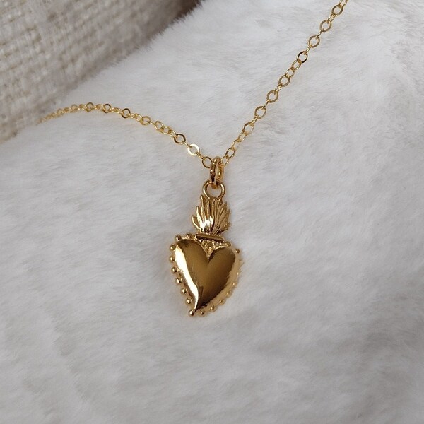 Sacred Heart Necklace - Etsy