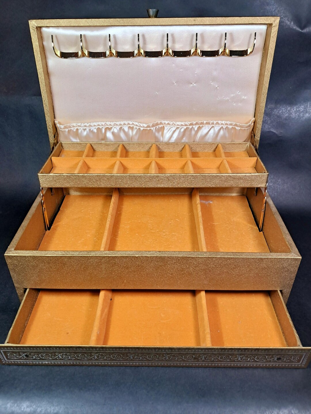 Vintage Gold Mele 'magic Touch' Jewelry Box Gold Velvet and Satin Lined ...