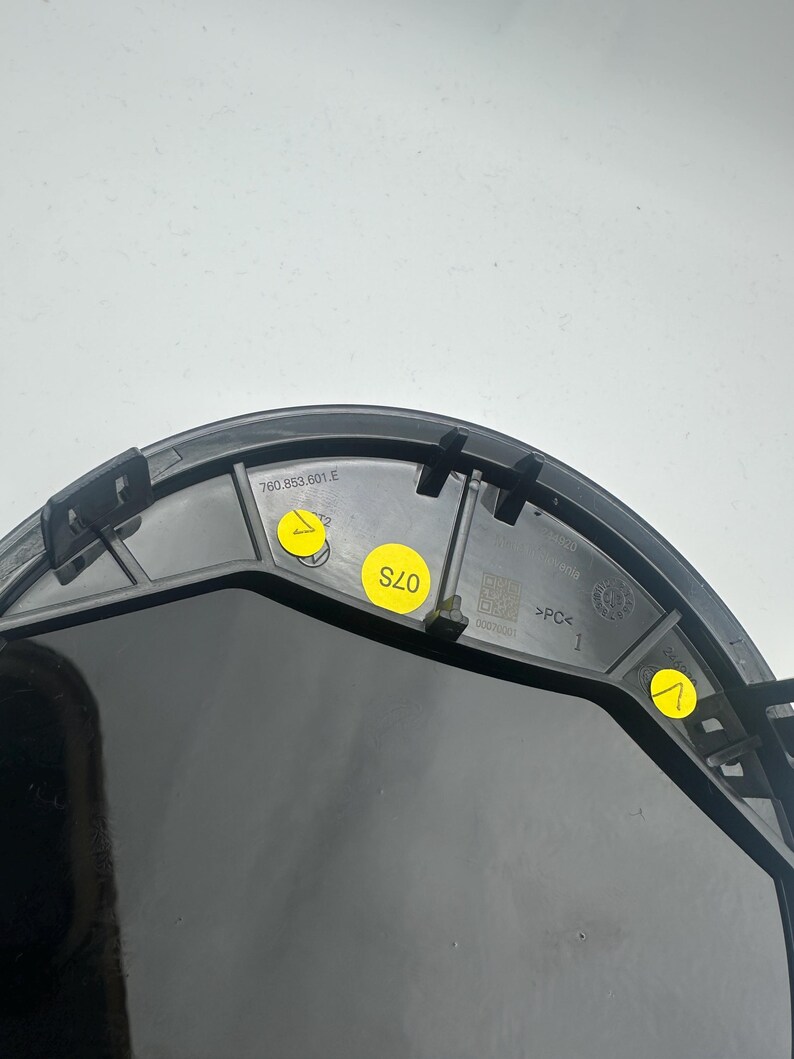 Volkswagen Touareg CR7 Front Grille Badge / Emblem 2022 Part No ...