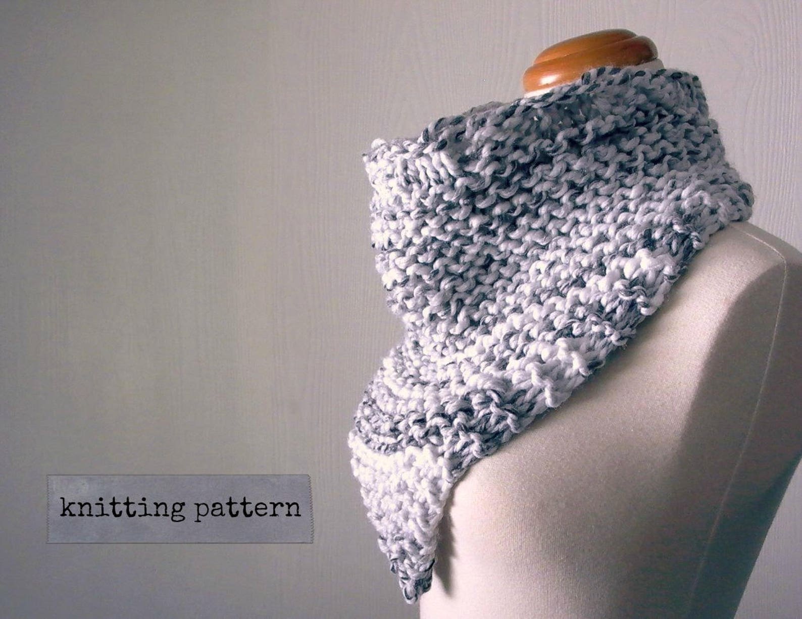 Bandit. Bandana Cowl Knitting Pattern . Chunky Knit Triangle | Etsy