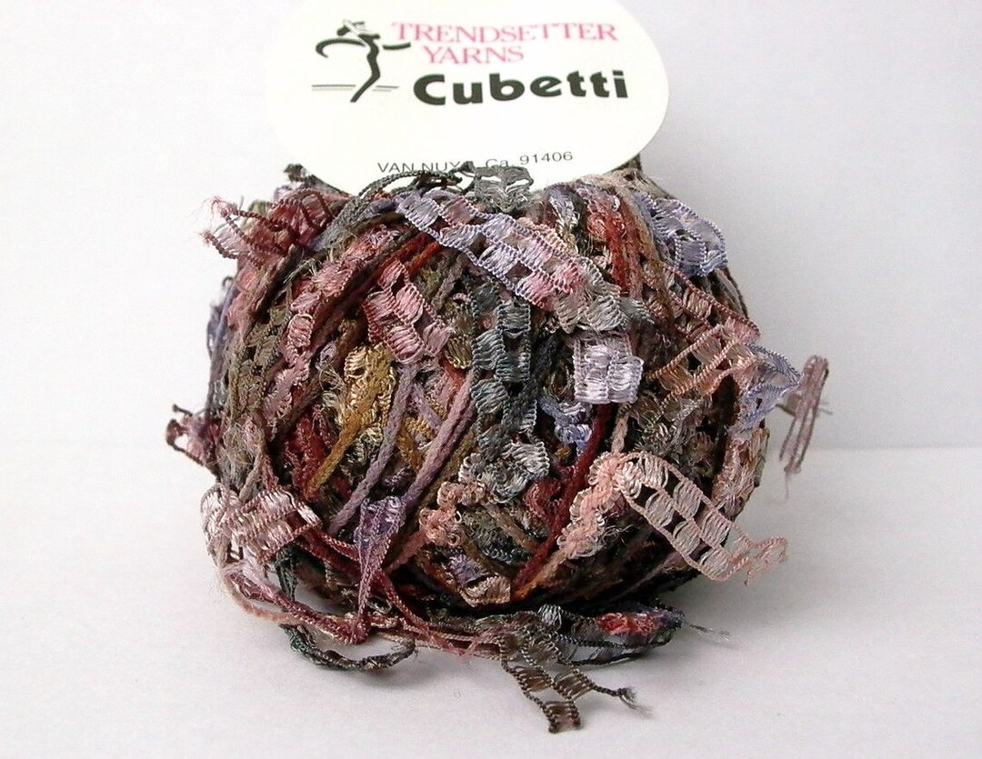 Trendsetter Cubetti . Sandstone 1334 . Novelty Ribbon Flag Art Yarn ...