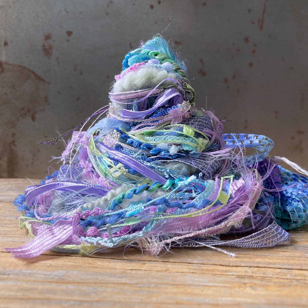 Hydrangea Fringe Effects™ 21x1 21yds Specialty Art Yarns Ribbons Fiber ...