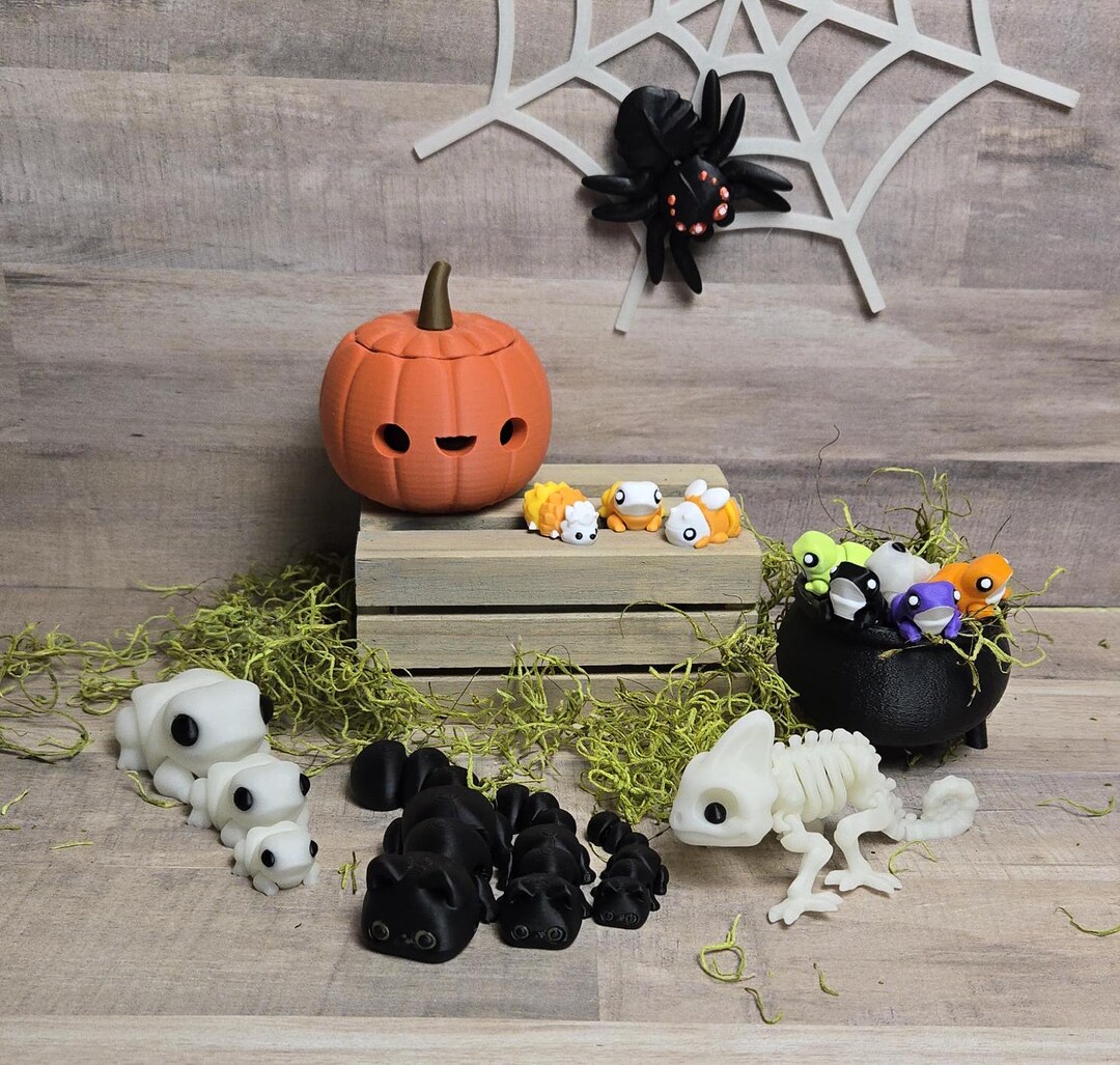 Spooky Season Halloween Scary Critter Set Decorations - Etsy