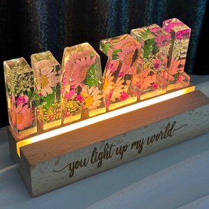 Custom Name Lamp, Handmade Personalized Resin and Natural Flowers Light ...