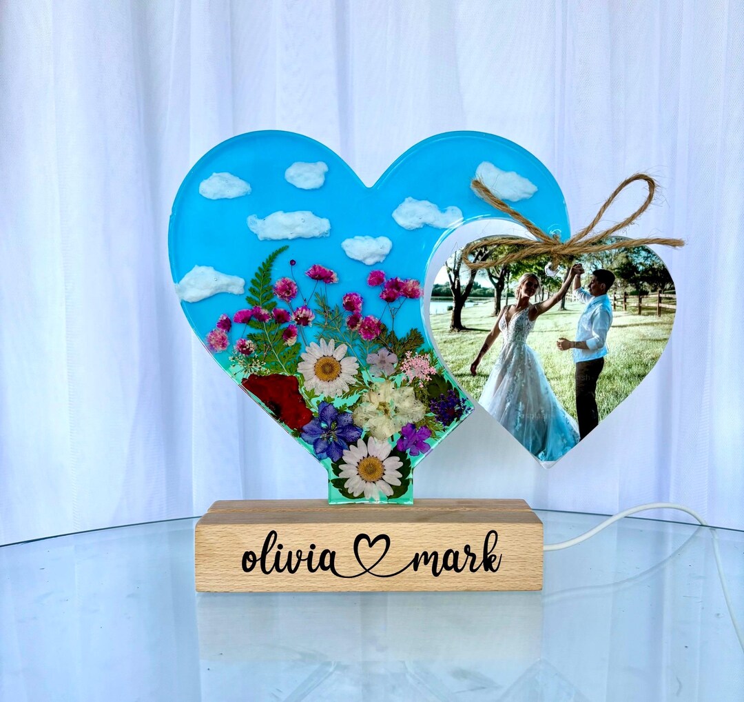 Personalized 3D Resin Photo Frame With Natural Flowers & LED - Etsy