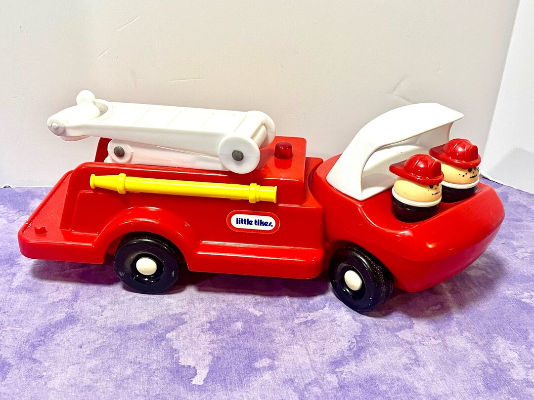 Vintage Little Tikes Toddle Tots 18 Fire Truck Engine & 2 Firemen 1980s ...