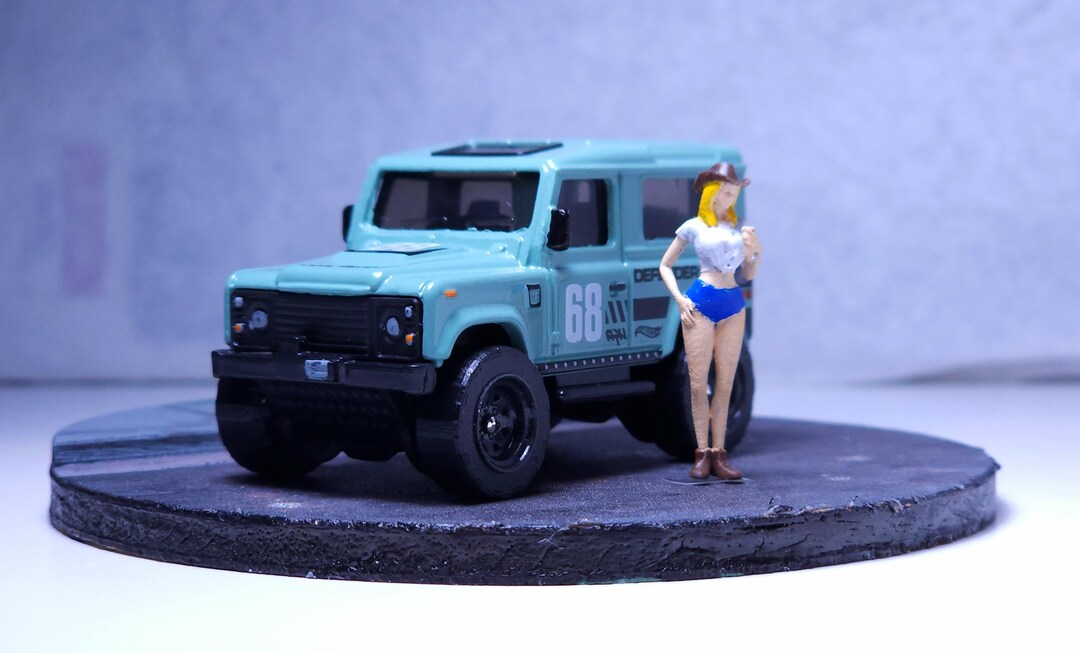 Custom Land Rover Defender(90) - Model Car With Figure and Display Base ...