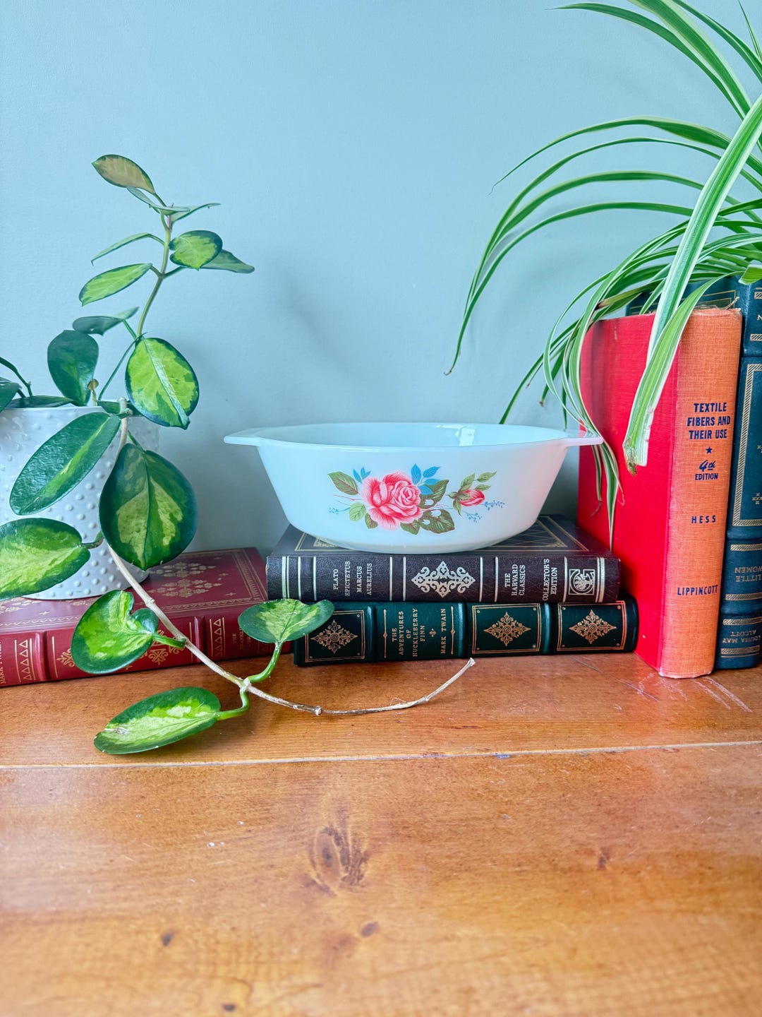 Vintage 1970s JAJ #513 10" Round Pyrex Casserole Dish Made of Milk ...