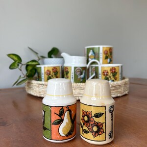 Holt-howard Early Americana Kitchen Set, 1964 Salt and Pepper Shakers ...