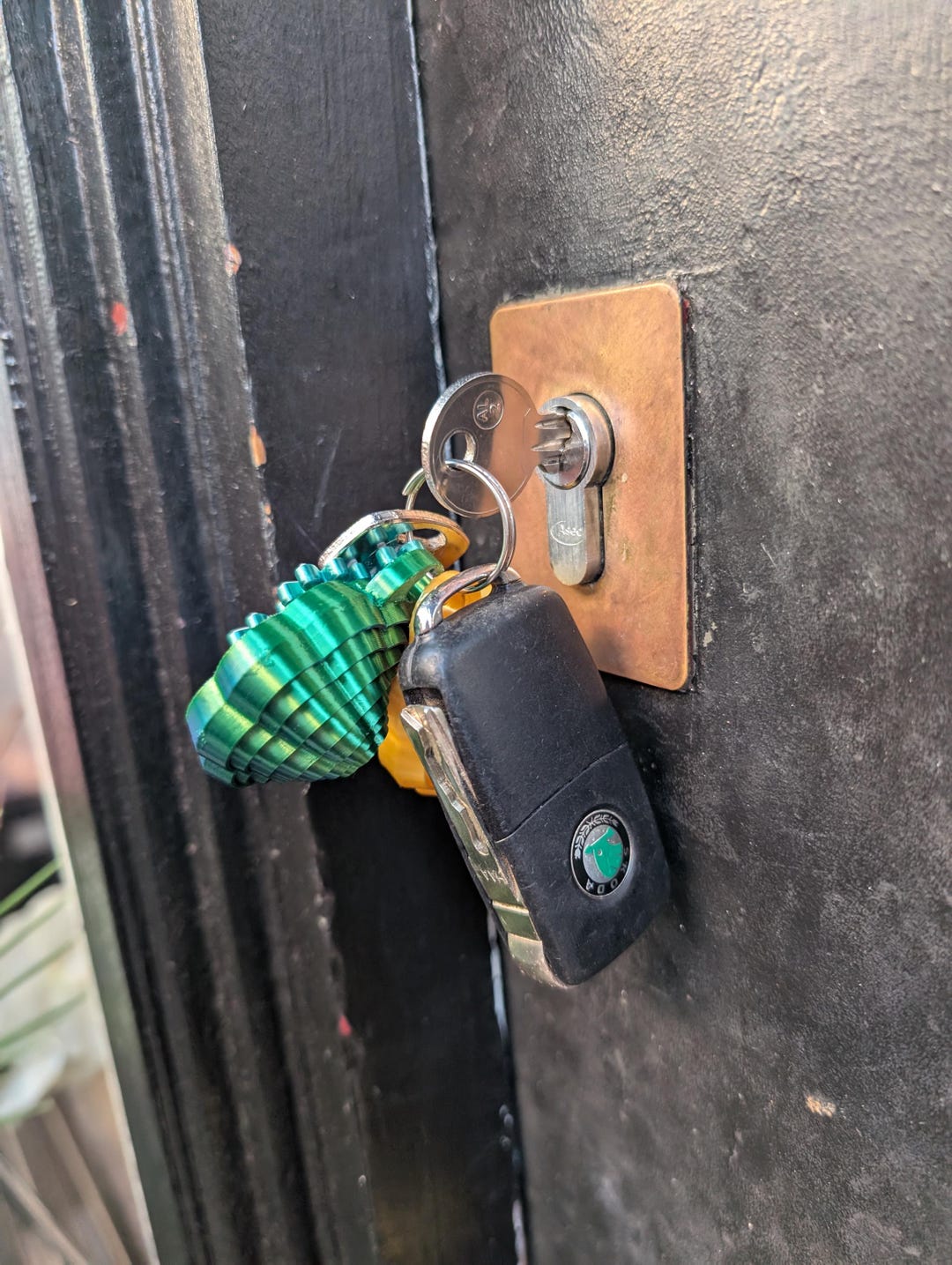 Soothing Keychain Toy | Tornado Fidget Keychain Edition | Sensory ...