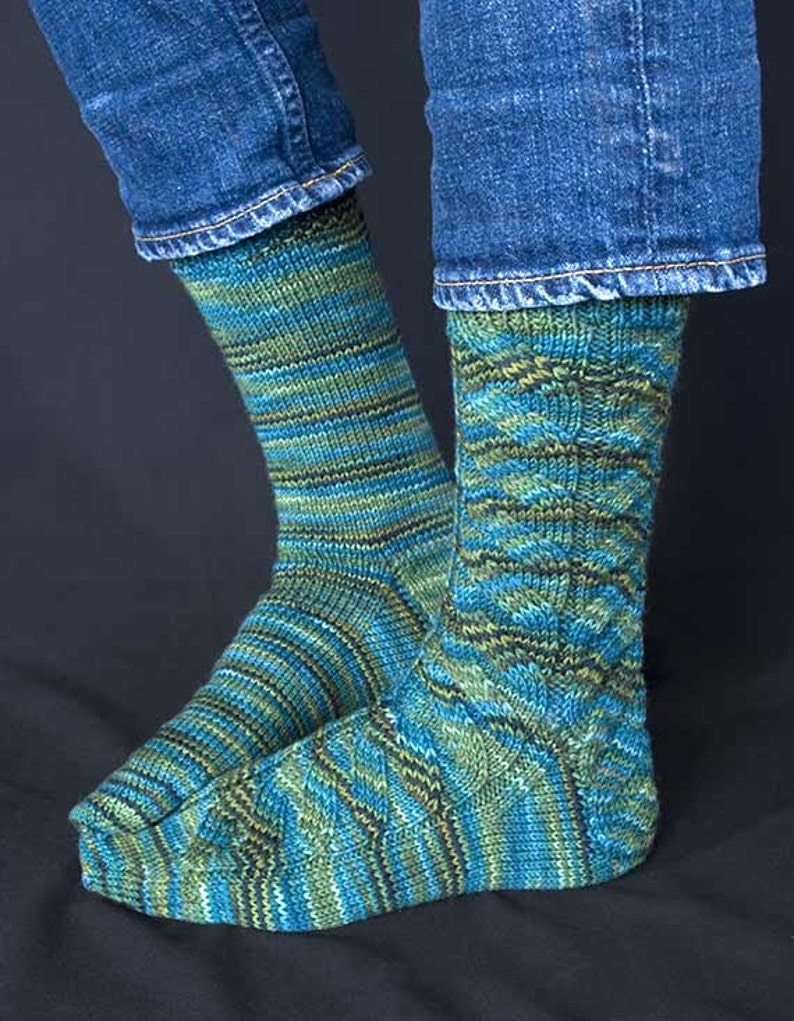 Fishtail Hollow Socks Knitting Pattern - PDF - Etsy
