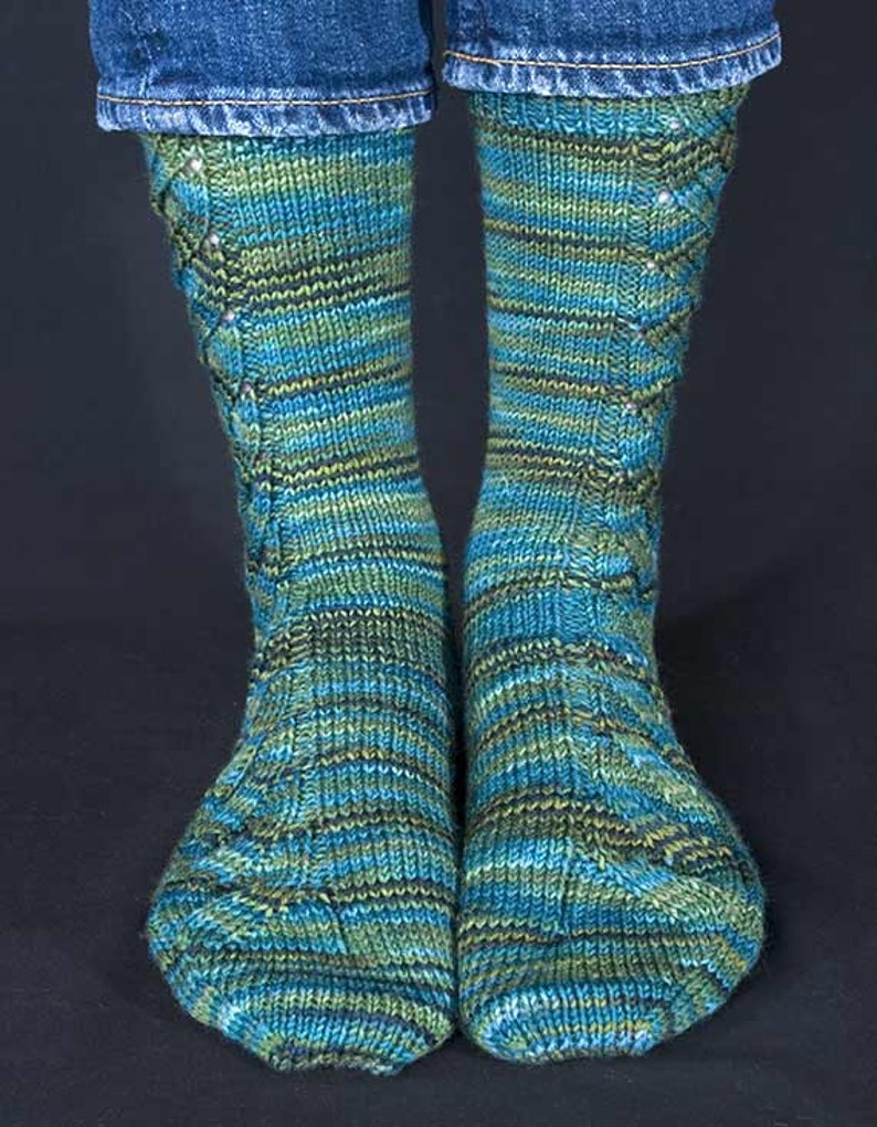 Fishtail Hollow Socks Knitting Pattern - PDF - Etsy