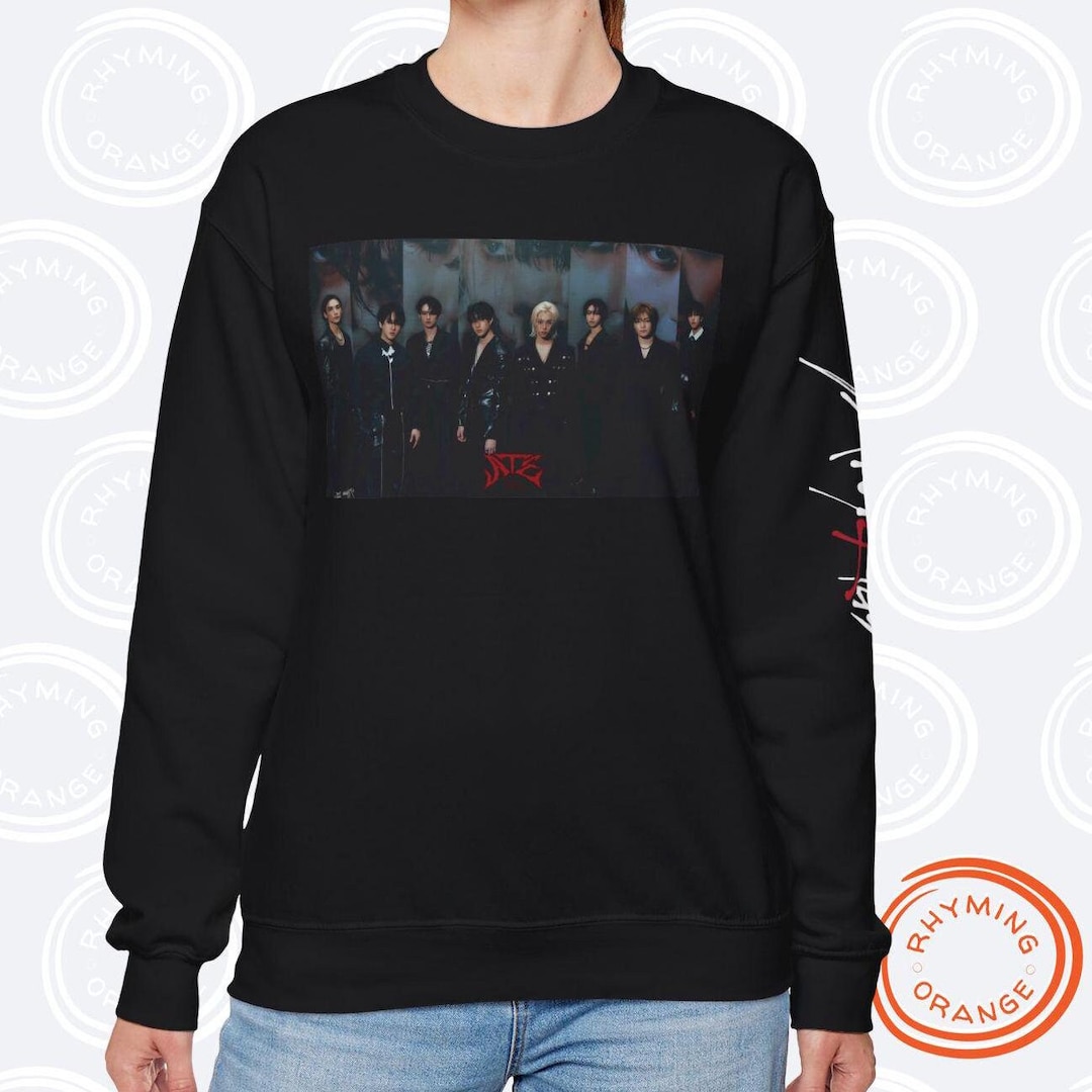 Stray Kids Dominate World Tour Group Photo Sweatshirt, Unisex SKZ Merch ...