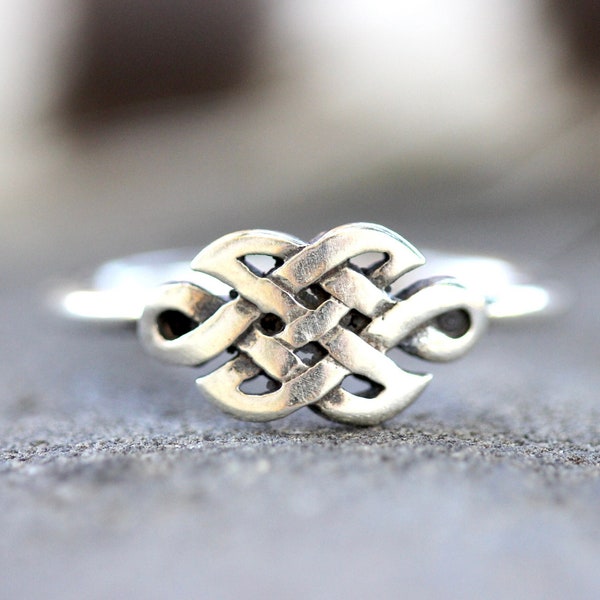 Celtic Knot Ring - Etsy