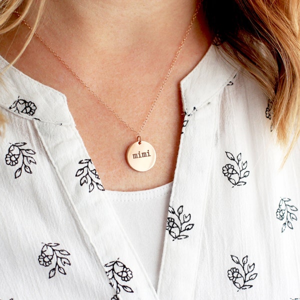 Mom Initial Necklace - Etsy