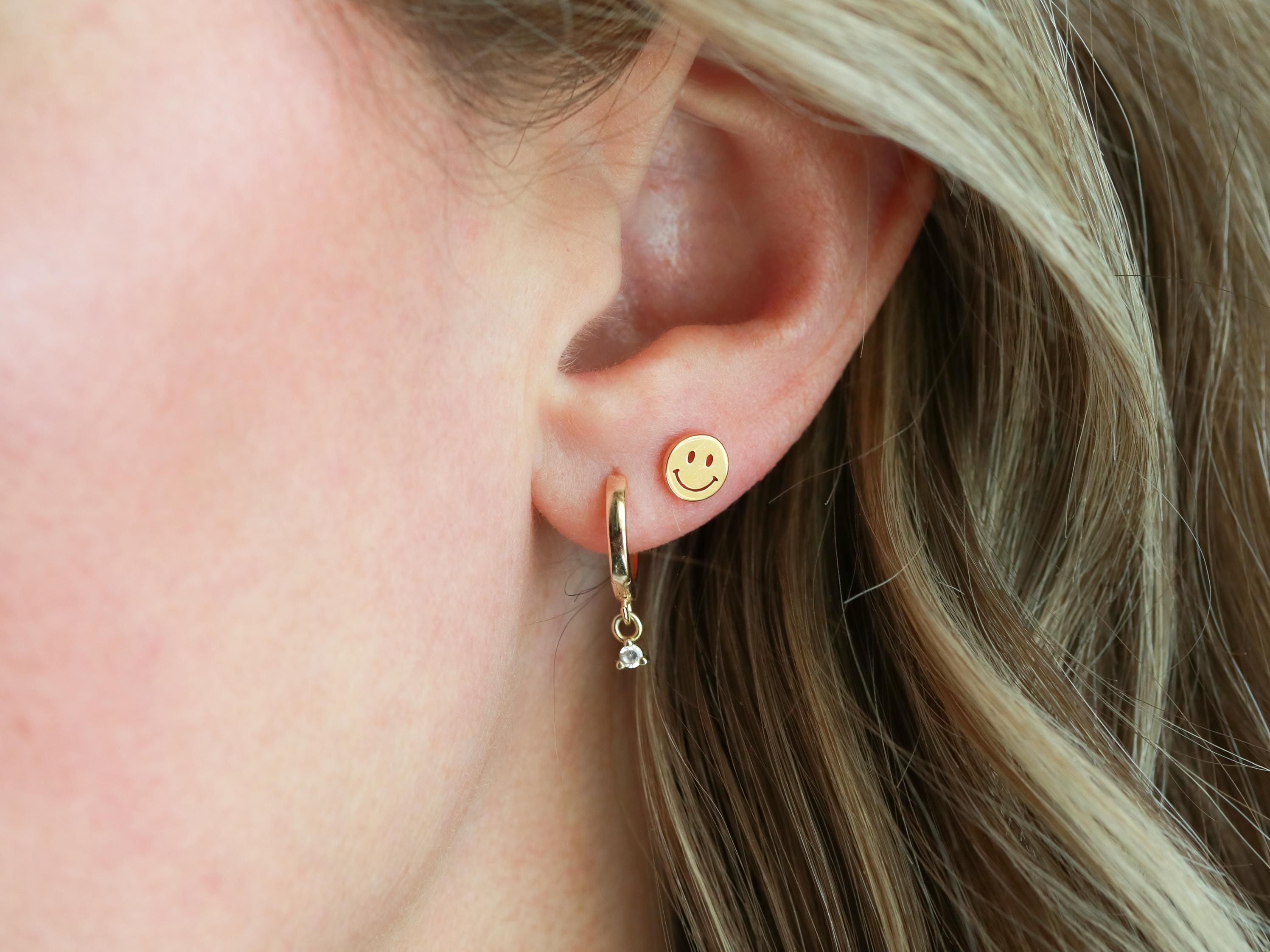 Smiley Face Threadless Stud – Titanium Flat Back Earring for Cartilage ...
