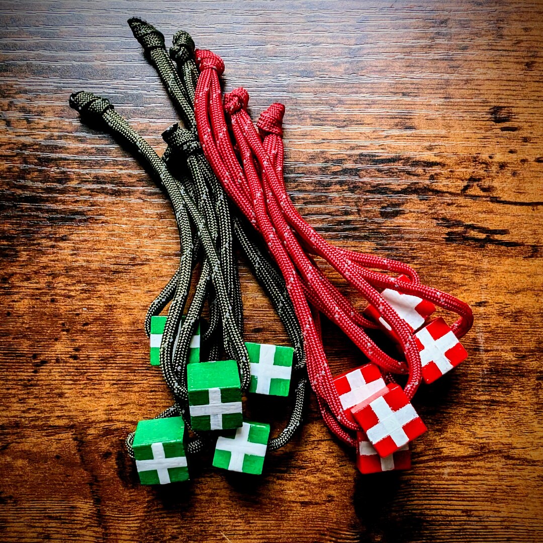 First Aid ID Cube Reflective Emergency Locator Outdoor Safety Hiking ...