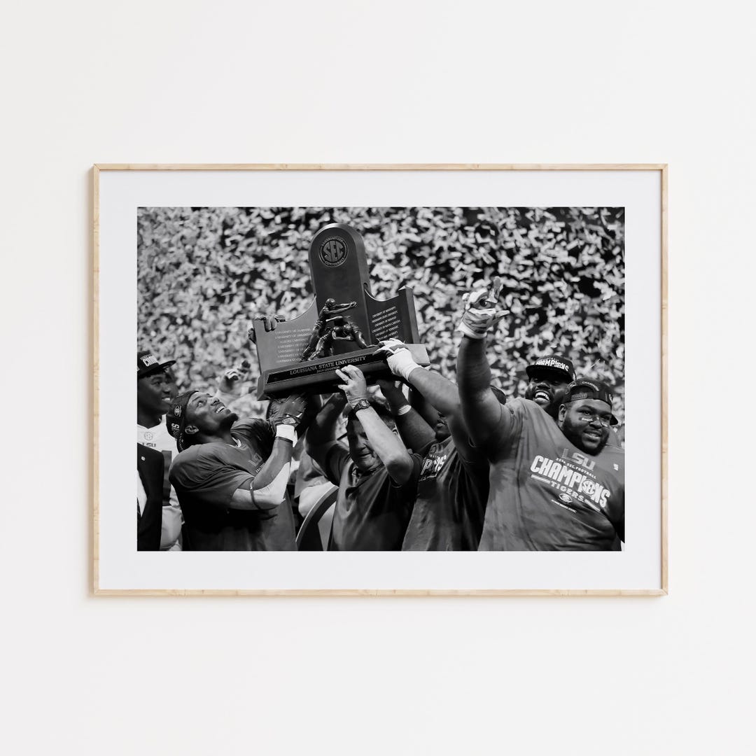 LSU Tigers Poster, Fighting Tigers, Black and White Wall Art,vintage ...