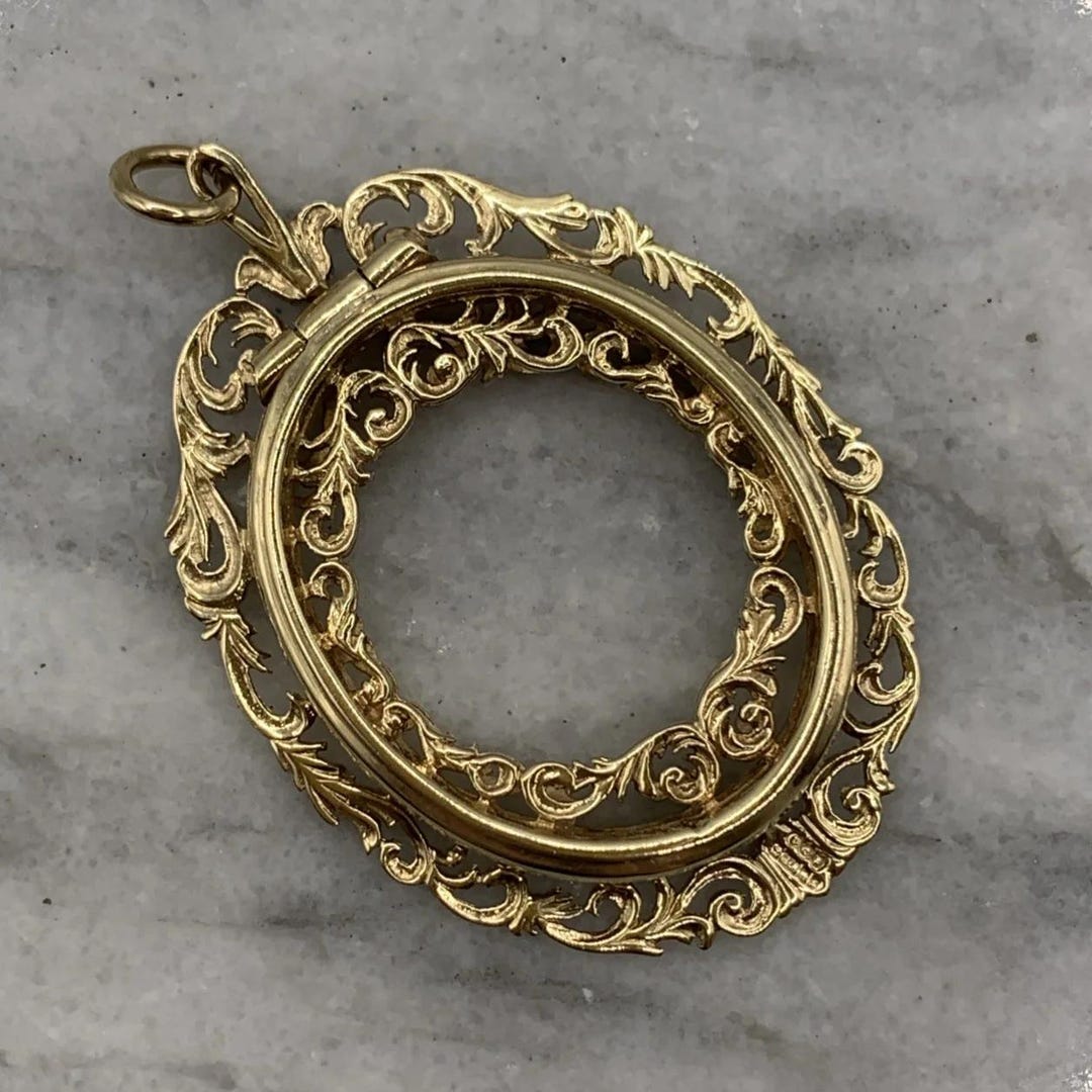 9 Ct Yellow Gold Baroque Frame Half Sovereign Mount Pendant - Etsy