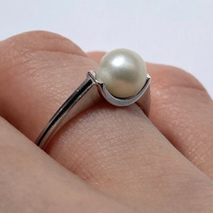 Retro Pearl Split Shoulder Tension Set Ring 9ct 9k White Gold Size O - Etsy