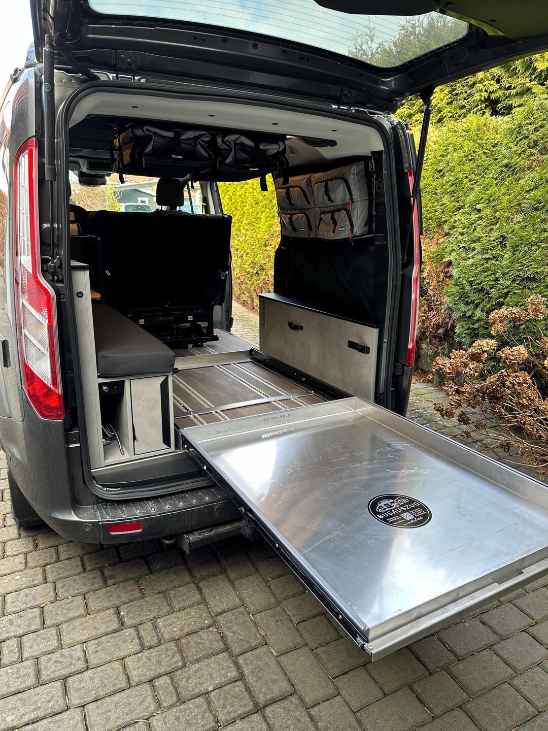 Rear Pull-out DIY Kit Assembly Instructions Ford Globevan Crosscamp ...