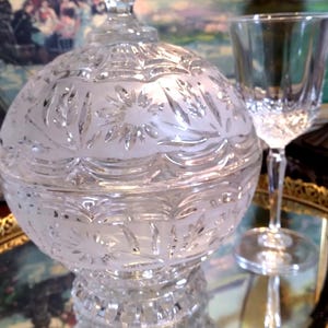 Vintage 10" Round Crystal Footed Candy Dish| Cut Crystal Etched Floral ...