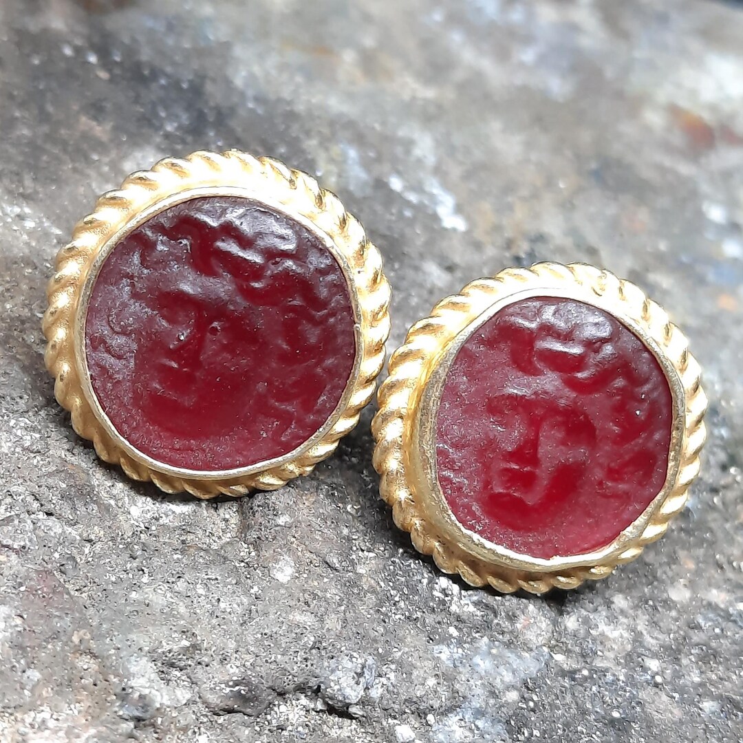 Glass Intaglio Medusa Stud Earring Powerful Nature Inspired Jewelry 24K ...