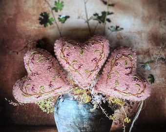 Three Wee Embroidered Felt Hearts - Etsy