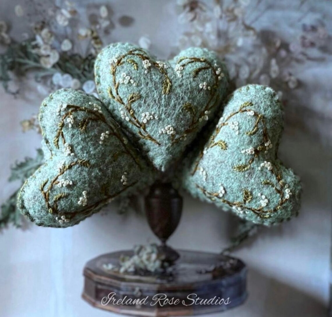 Three Wee Embroidered Felt Hearts - Etsy