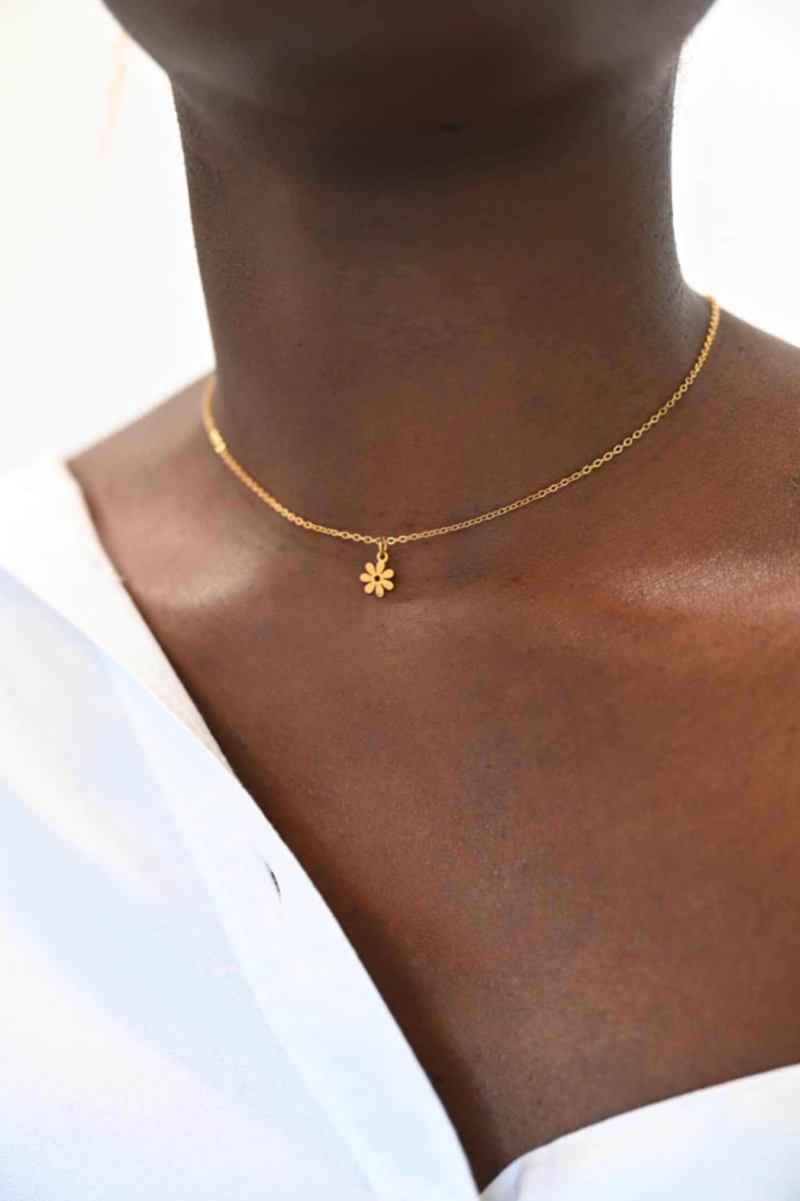 Mini Flower Necklace, Daisy Necklaces for Women, Tiny Little Daisy ...