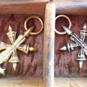 Vagrant Story Necklace - Rood Inverse Necklace - Custom Anime Design ...