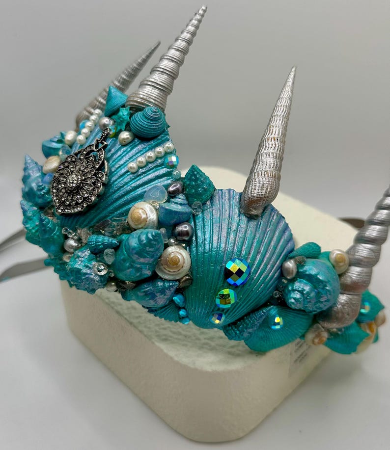 Turquoise Ocean Queen Seashell Crown – Handmade Fantasy Festival ...