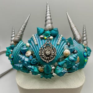 Turquoise Ocean Queen Seashell Crown – Handmade Fantasy Festival ...