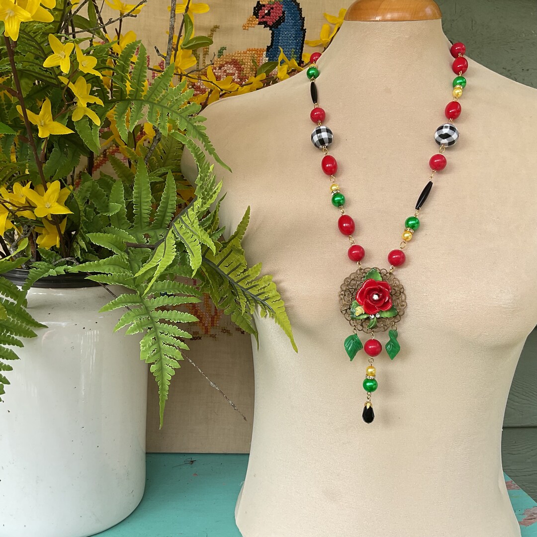 Red Rose Beaded Necklace - Etsy