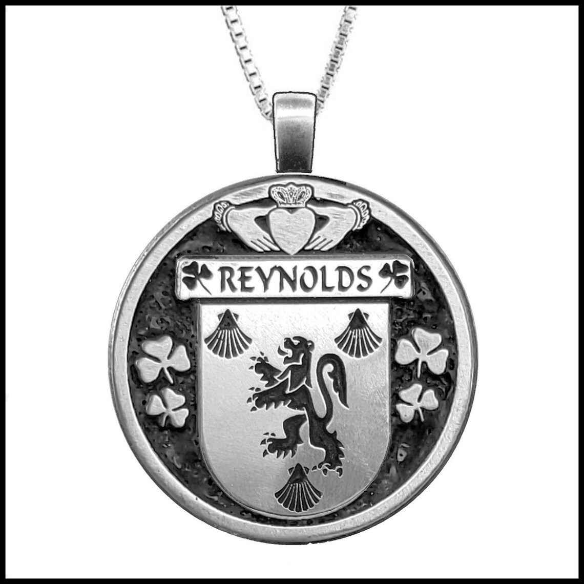 Reynolds Irish Coat of Arms Disk Pendant, Irish - Etsy