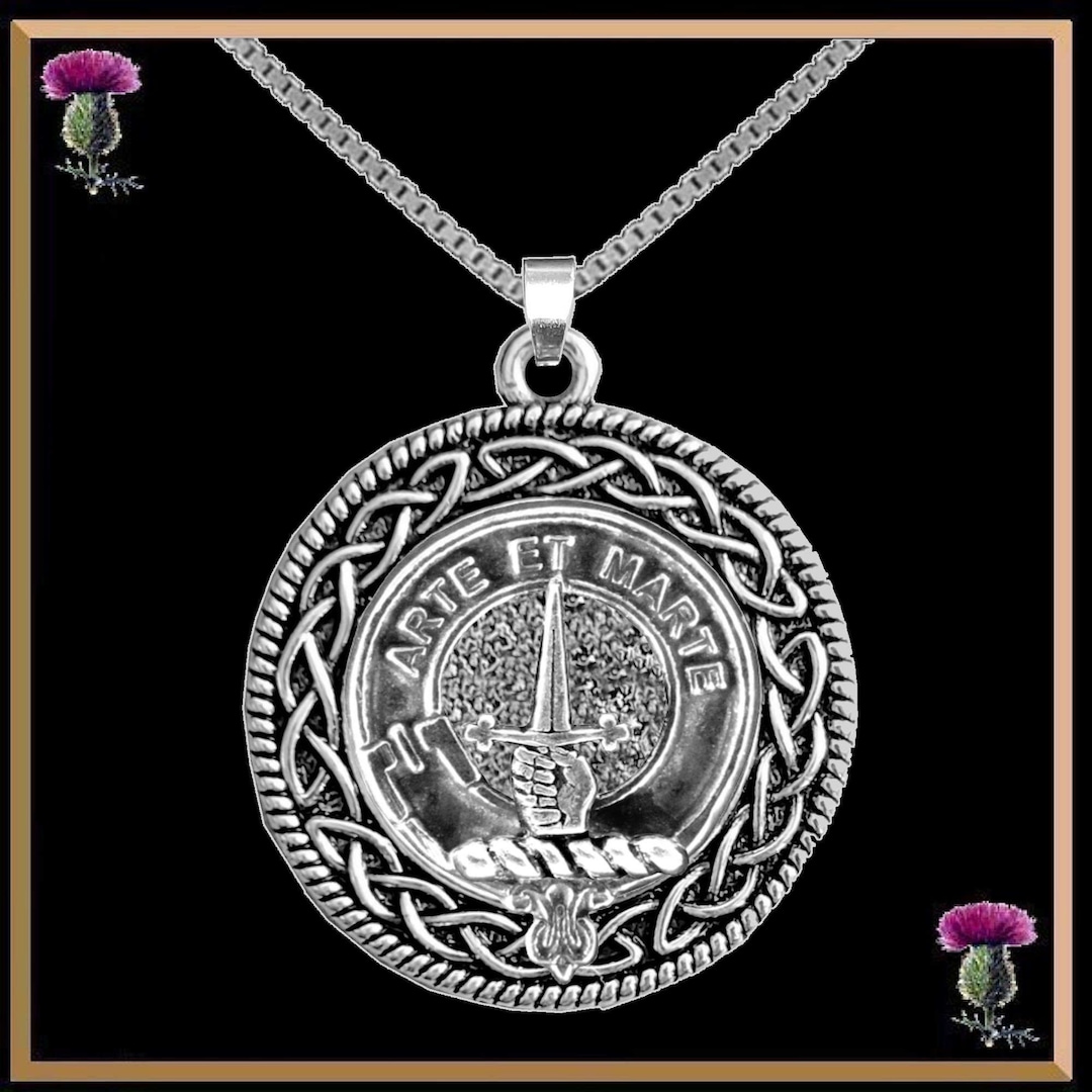 Bain Clan Crest Celtic Interlace Disk Pendant, Scottish Family Crest ...