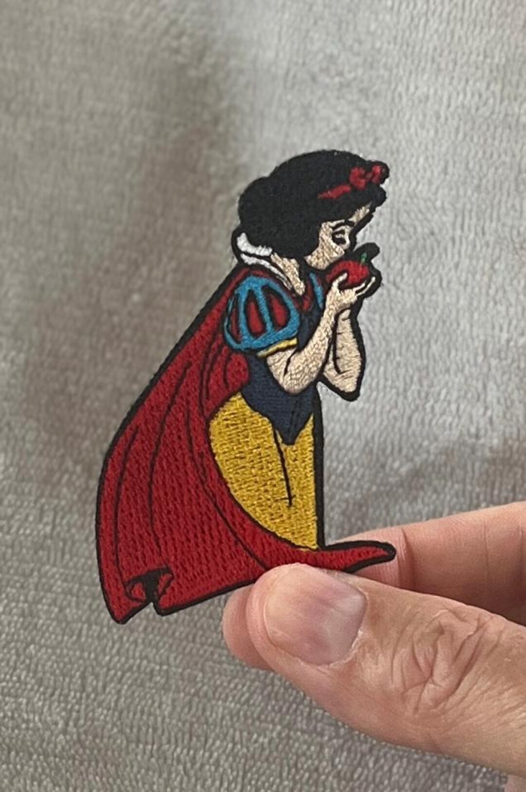 Snow White Poisoned Apple Patch | 2.5 X 2.5 Inch Embroidered Iron-on ...