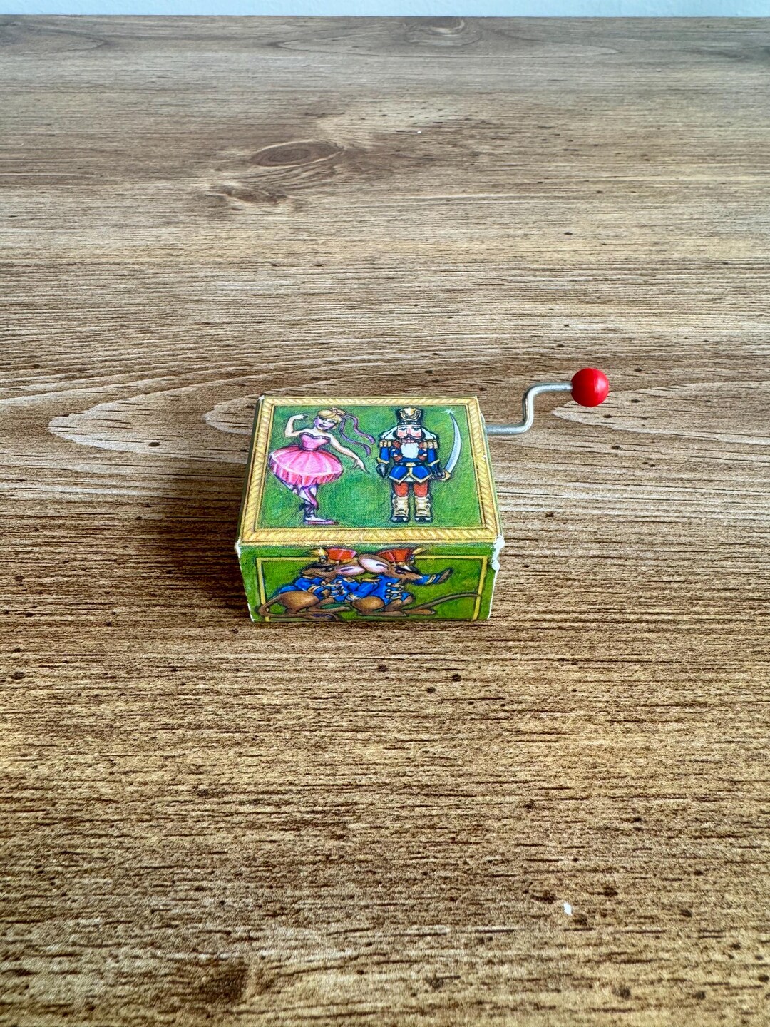 KIYO & KO Hand Cranked Music Box Plays the Nutcracker "waltz of the ...